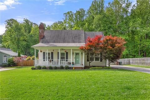 3205 Cottage Pl, Greensboro, NC 27455 | 42 Photos | MLS #1104308 - Movoto