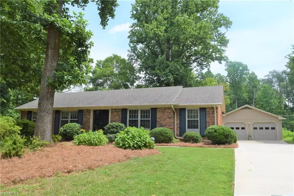 1104 Lamp Post Ln, Greensboro, NC 27410 - Movoto.com