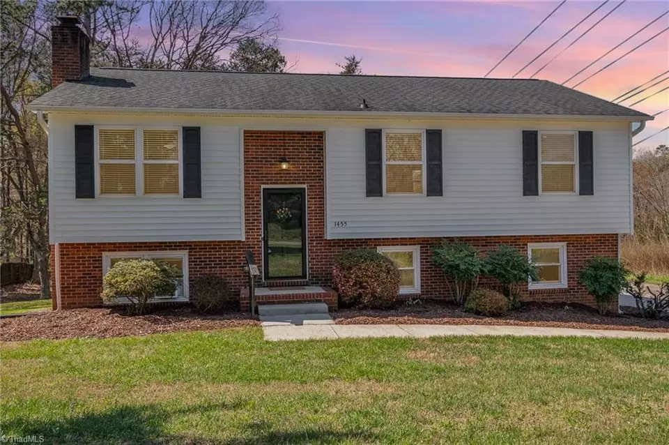 1455 Brookcrest Dr, Winston Salem, NC 27106 | 30 Photos - Movoto