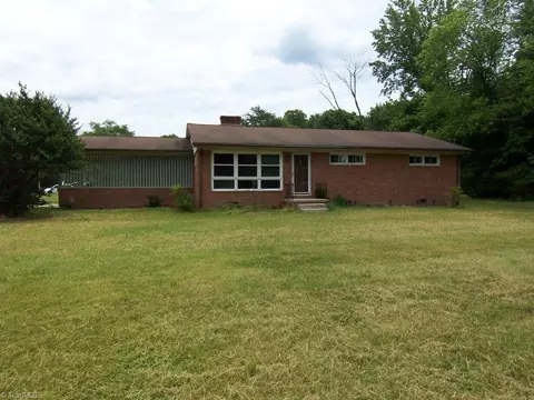 2533 Woodlyn Way E, Greensboro, NC 27407 | 17 Photos - Movoto