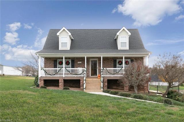 7050 Ocoee Dr, Walkertown, NC 27051 | 20 Photos - Movoto