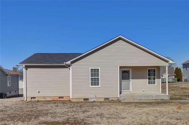 2711 Tuskegee St, Greensboro, NC 27405 | 31 Photos - Movoto