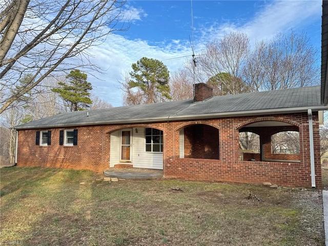 127 Link Rd, Elkin, NC 28621 | MLS# 1171103 | 39 Photos - Movoto