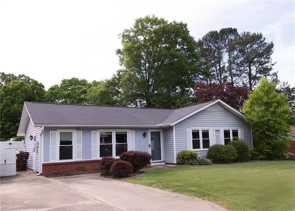 3607 Stonehurst Pl, High Point, NC 27265 | MLS# 1179232 | 1 photo - Movoto