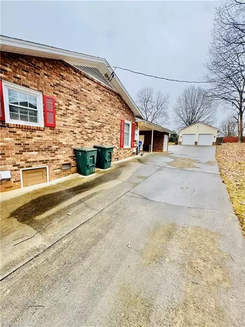 706 Crooked Run Rd, Rural Hall, NC 27045 | 25 Photos - Movoto