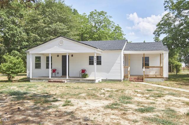 5689 Godwin Lk, Benson, NC 27504 | 20 Photos - Movoto