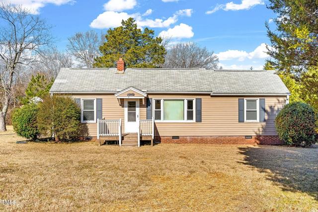 2205 Lacy St, Burlington, NC 27215 | MLS# 10069266 | 28 Photos - Movoto