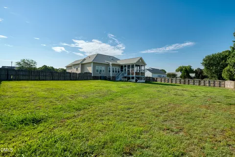 68 Longhorn Dr, Garner, NC 27529 | MLS# 10174833 | 34 Photos - Movoto