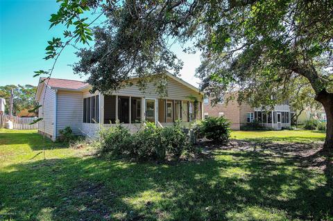 316 Crowell St, Oak Island, NC 28465 | 38 Photos | MLS #100231026 - Movoto