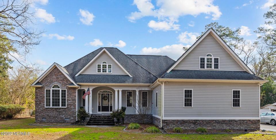 3115 Country Club Rd, New Bern, NC 28562 | 48 Photos | MLS #100332146 ...