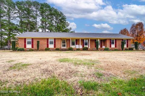 1307 W Howard Ave, Tarboro, NC 27886 | 35 Photos | MLS #100361058 - Movoto