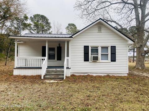 202 Lewis St, Bladenboro, NC 28320 | 14 Photos | MLS #100362912 - Movoto