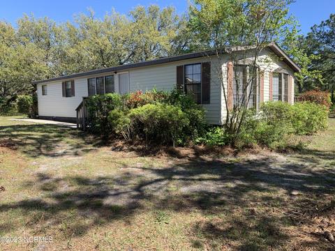 102 Admiral Ct, Hampstead, NC 28443 | 21 Photos | MLS #100379588 - Movoto