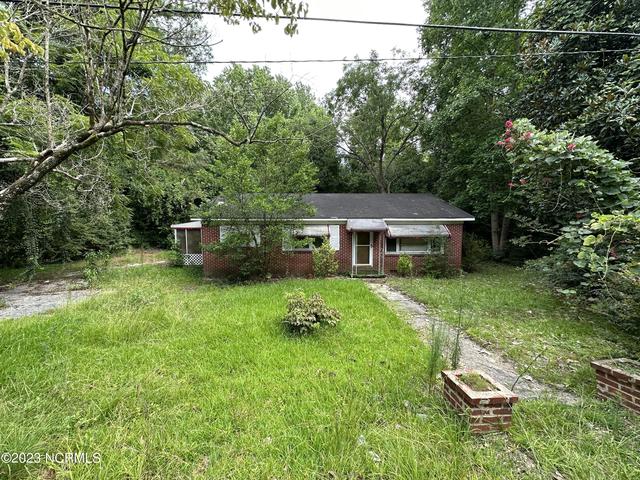 311 W Gibson Ave, Mccoll, SC 29570 | MLS #100398962 | 9 Photos - Movoto