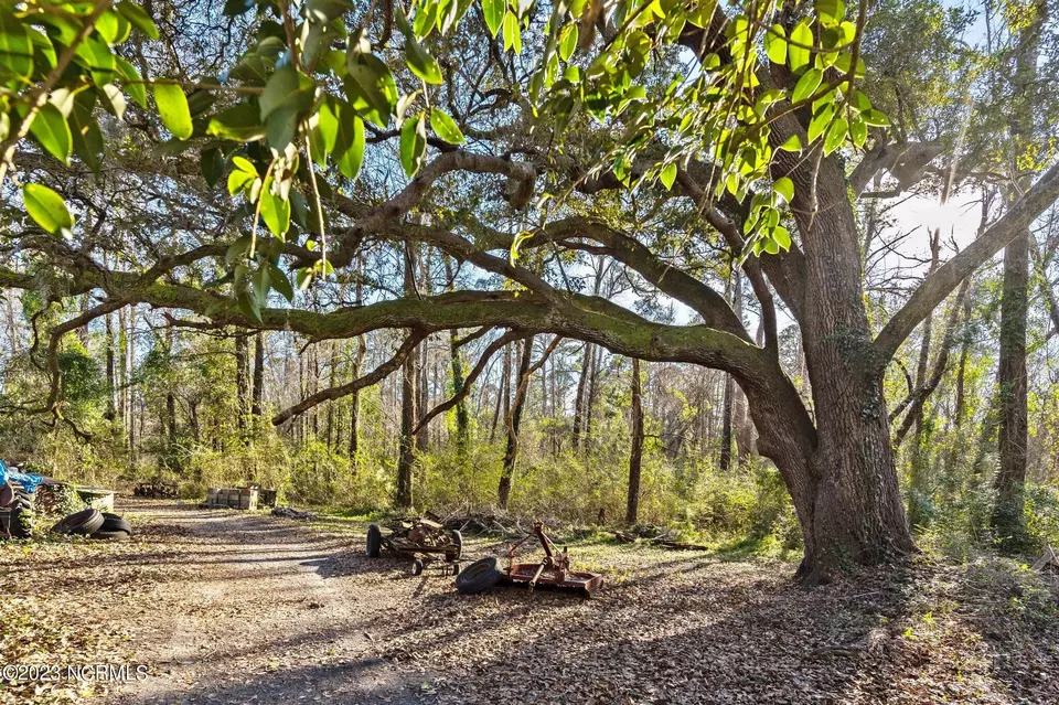 1050 Navaho Trl, Wilmington, NC 28409 | 14 Photos - Movoto