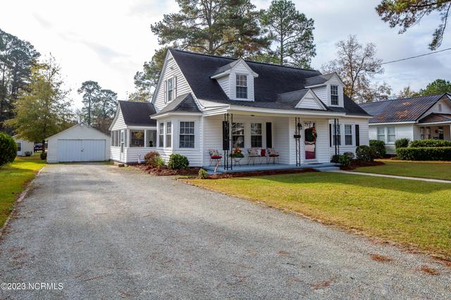 Clinton, NC Real Estate & Homes with 5+ Beds For Sale - Movoto