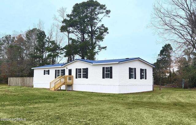 14235 Old Lake Rd, Riegelwood, NC 28456 | 31 Photos - Movoto