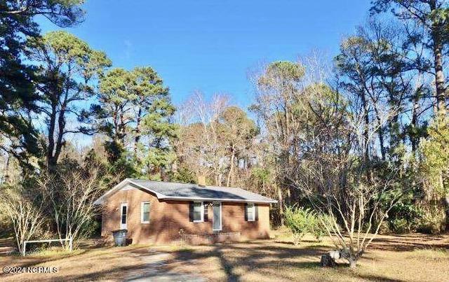 1108 E Old Highway 74 76, Lake Waccamaw, NC 28450 | 9 Photos - Movoto