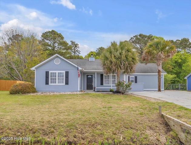 233 Zachary Ln, Hubert, NC 28539 | MLS# 100500949 | 47 Photos - Movoto