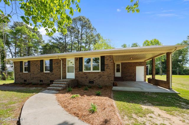 2072 Nc 111, Pink Hill, NC 28572 | MLS# 100504975 | 34 Photos - Movoto