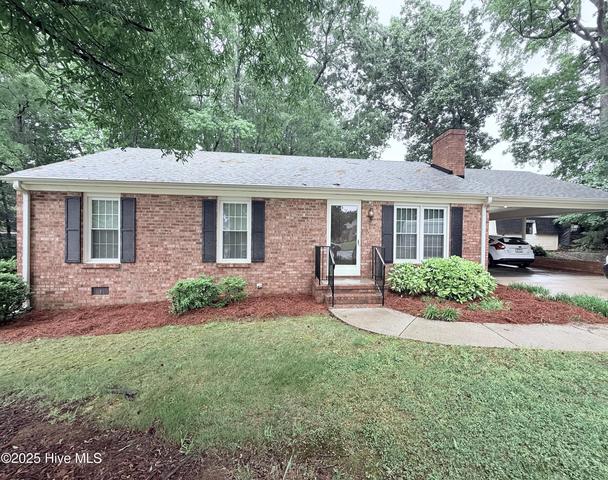 609 Malone Ct, Burlington, NC 27215 | MLS# 100508186 | 32 Photos - Movoto
