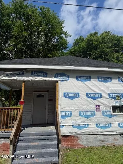 218 Villa St, Rocky Mount, NC 27804 | MLS# 10105073 | 20 Photos - Movoto