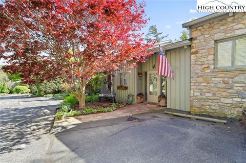 164 Estate Dr #6, Blowing Rock, NC 28605 | 43 Photos | MLS #243182 - Movoto