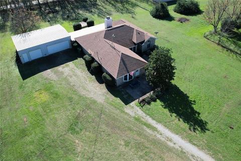 103 Fort Graham Cir, Waco, TX 76705 | 35 Photos | MLS #212494 - Movoto