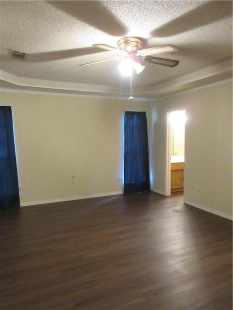213 Country Club Dr, Marlin, TX 76661 | 24 Photos | MLS #214885 - Movoto