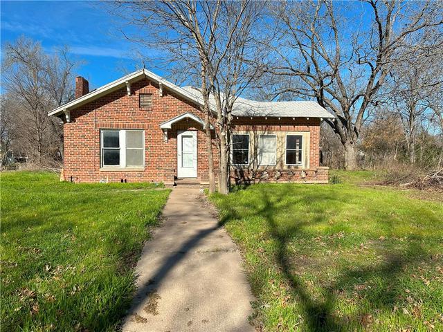 1001 Capps St, Marlin, TX 76661 | 19 Photos - Movoto