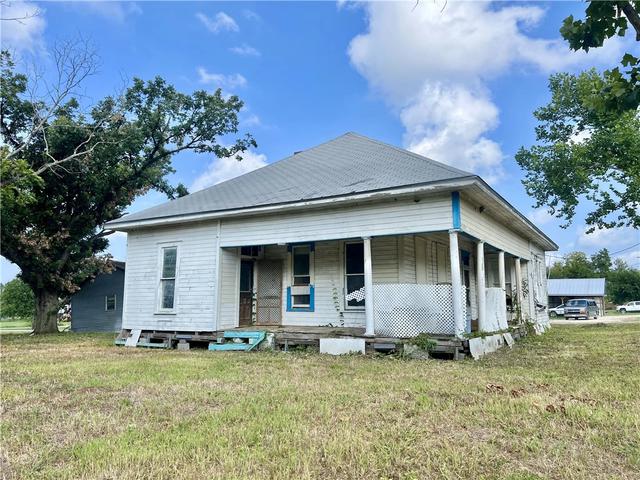 320 N 5th St, Lott, TX 76656 | 9 Photos - Movoto