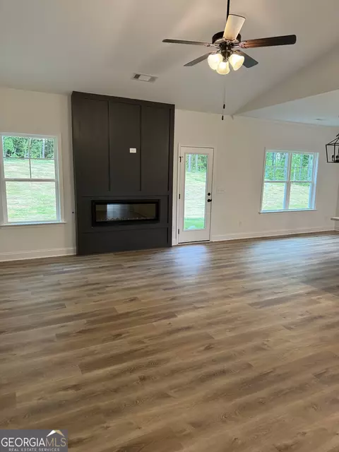 385 Country Club Rd, Newnan, GA 30263 | 9 Photos - Movoto