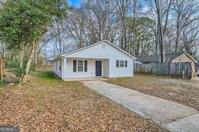 909 Davis St, Monroe, GA 30655 | MLS# 10465873 | 28 Photos - Movoto