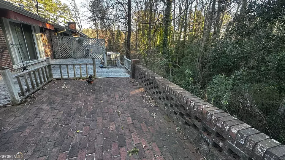 384 Rosedale St, Toccoa, GA 30577 | MLS# 10474556 | 9 Photos - Movoto