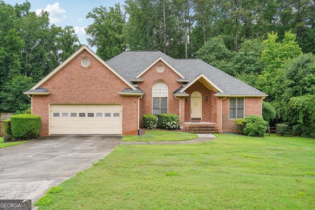 1214 Lambeth Way SE, Conyers, GA 30013 | MLS# 10533548 | 47 Photos - Movoto