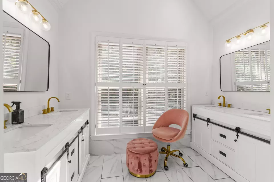 1940 Dinsmore Rd, Milton, GA 30004 | MLS# 10659883 | 71 Photos - Movoto