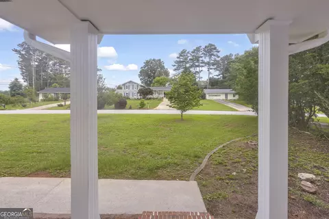 4872 Arrowhead Trail West SW, Lilburn, GA 30047 | MLS# 10786851 | 43 ...