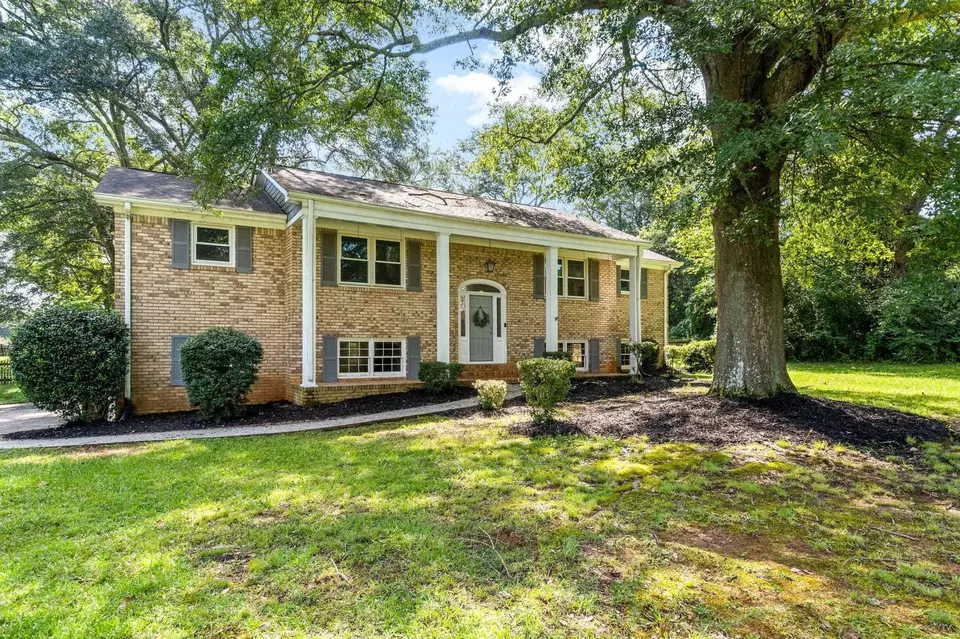 535 Roscoe Rd, Newnan, GA 30263 | 31 Photos - Movoto