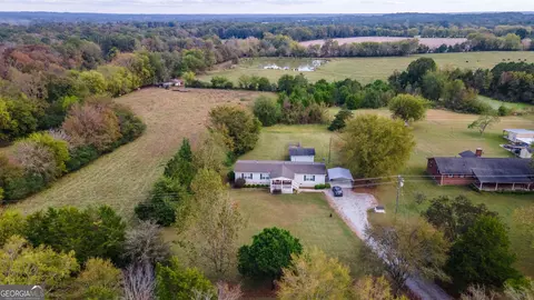 2073 Charles Yeargin Rd, Elberton, GA 30635 | 37 Photos - Movoto