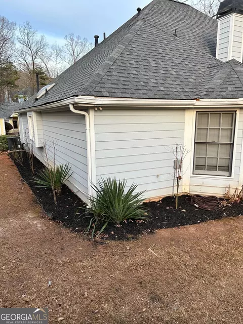 7051 Wind Run Way, Stone Mountain, GA 30087 | 23 Photos - Movoto