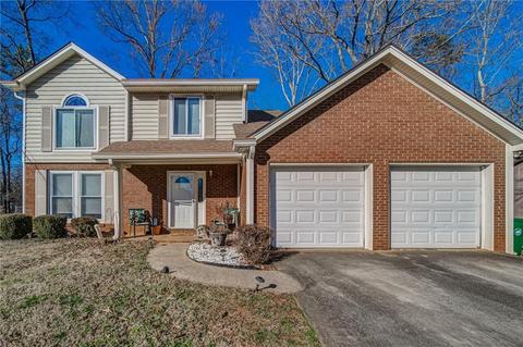 4422 Wellington Ter, Decatur, GA 30035 | 20 Photos | MLS #7174976 - Movoto