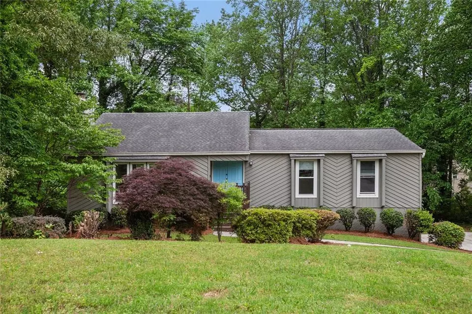 3006 Alberta Dr, Marietta, GA 30062 | MLS# 7570728 | 28 Photos - Movoto