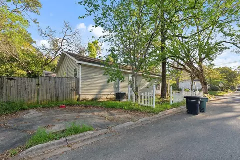 2020 Keith St, Tallahassee, FL 32310 | 15 Photos - Movoto