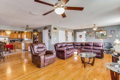 5200 Crowson Rd, Pensacola, FL 32526 | 33 Photos | MLS #621950 - Movoto