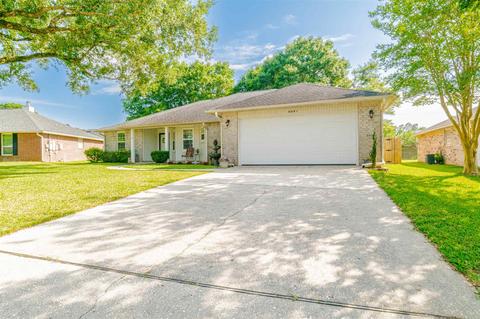 6641 Hallendale Dr, Pensacola, FL 32526 | 37 Photos | MLS #626813 - Movoto