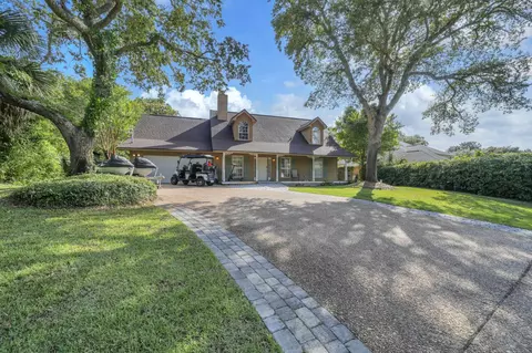 702 N Lakeside Dr, Destin, FL 32541 | MLS# 1003639 | 42 Photos - Movoto