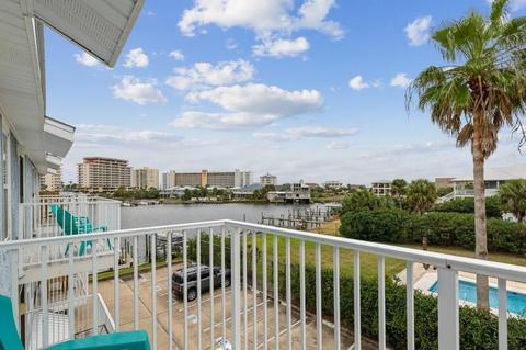 Dolphin Point Destin Real Estate | 25 Homes for Sale in Dolphin Point ...