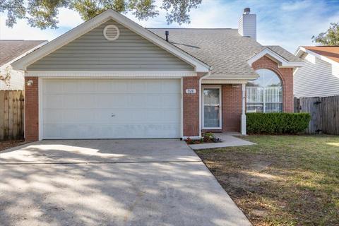 928 Village Ln, Fort Walton Beach, FL 32547 | 25 Photos | MLS #912112 ...