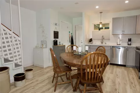 3317 Ramblewood Dr N, Sarasota, FL 34237 | 54 Photos - Movoto