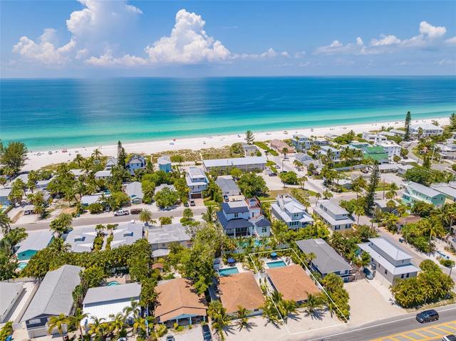 3016 Gulf Dr, Holmes Beach, FL 34217 | MLS# A4654846 | 27 Photos - Movoto